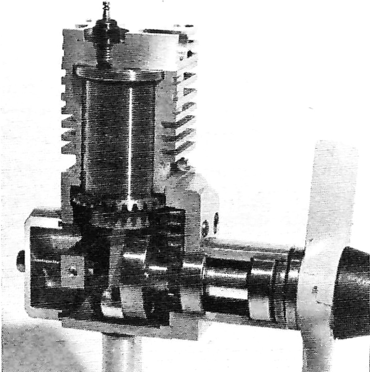 Viertaktmotoren mit Drehschieber - MFI Magazin