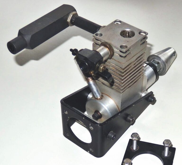 Viertaktmotoren mit Drehschieber - MFI Magazin