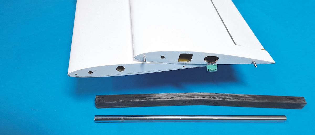 Alpina 4000 und Antaris Carbotec von Multiplex - MFI Magazin